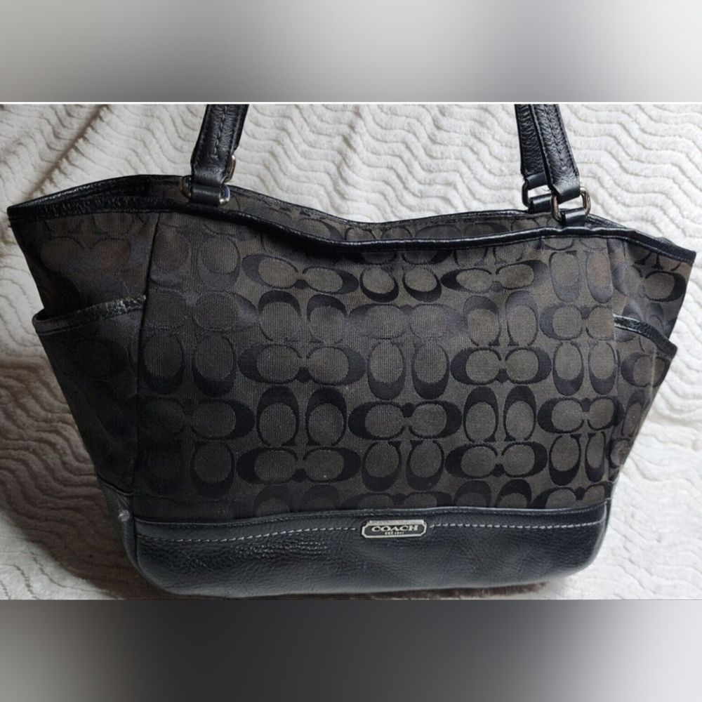 Coach Carrie Black Leather/Canvas Signature Tote Shou… - Gem
